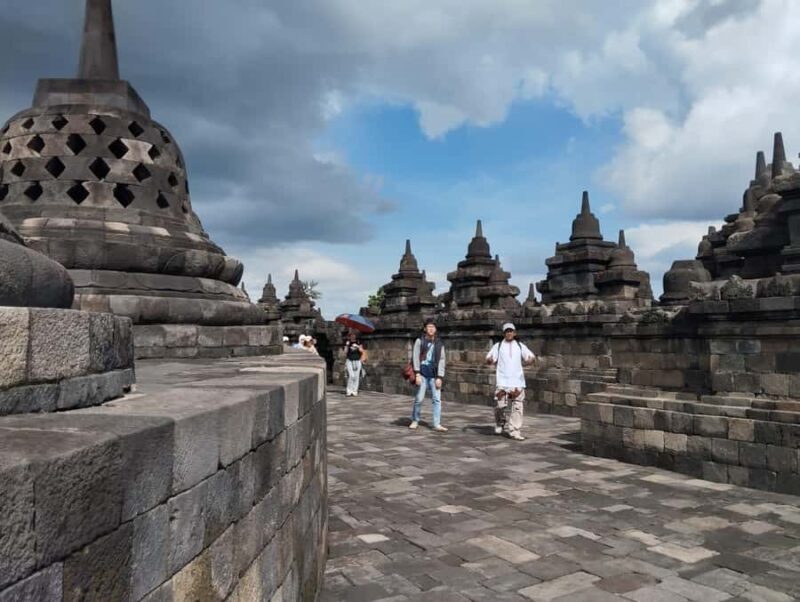 Yogyakarta: Borobudur guarantee Climb up & Weaving Maker - FAQ