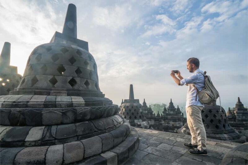 Yogyakarta: Borobudur Sunrise (Climb-up Assured) & Prambanan - The Pickup and Transportation