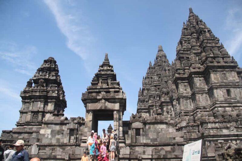 Yogyakarta: Borobudur Sunrise (Climb-up Assured) & Prambanan - The Value and Cost