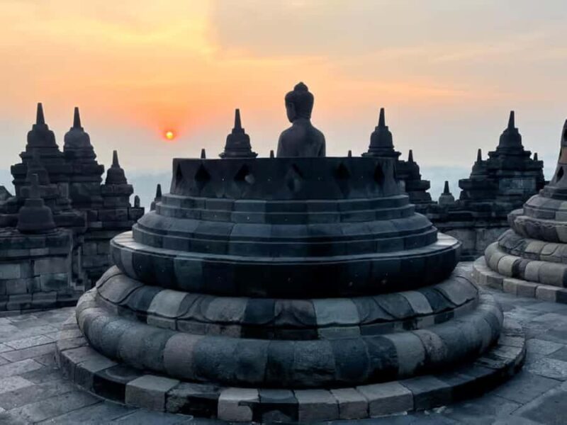 Yogyakarta : Borobudur sunrise climbup temple and prambanan - What to Expect from This Yogyakarta Temple Tour