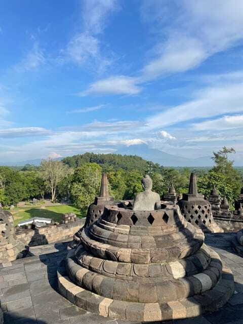 Yogyakarta: Borobudur Sunrise From Setumbu Hill Shared Tour - The Climax: Prambanan Temple Complex