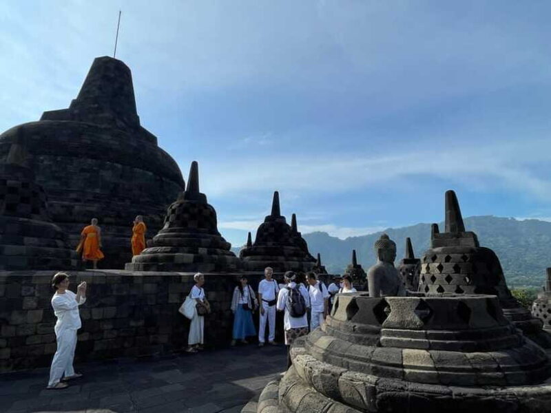 Yogyakarta: Borobudur Sunrise From Setumbu Hill Shared Tour - The Value Proposition