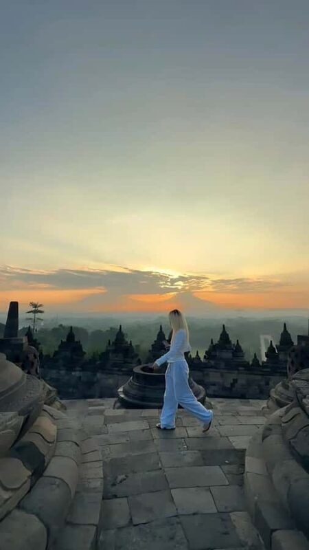 Yogyakarta: Borobudur Sunrise From Temple With Breakfast - Arriving and Starting the Journey