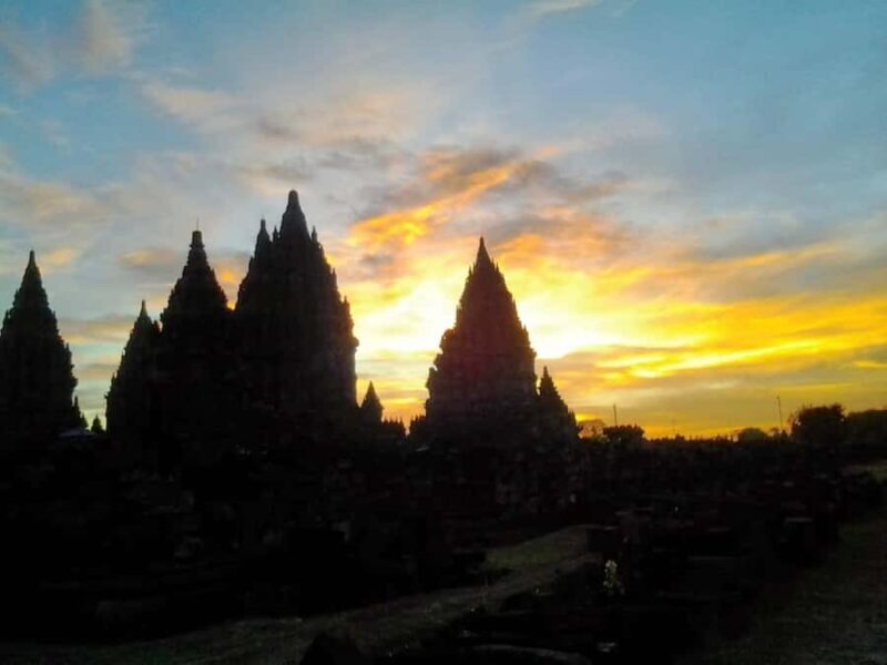 yogyakarta: Borobudur sunrise, Merapi volcano & Prambanan - FAQ