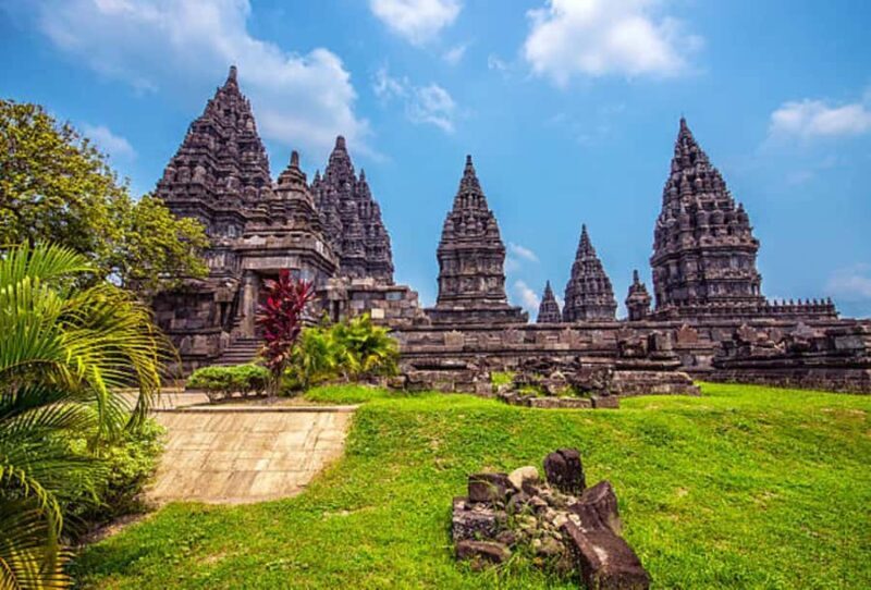Yogyakarta: Borobudur Sunrise & Prambanan Guarantee Climb up - The Itinerary Breakdown