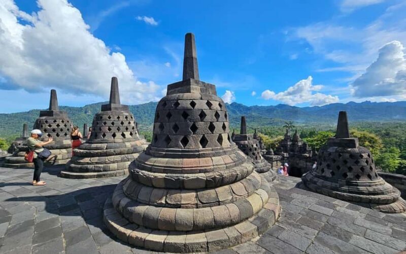 Yogyakarta: Borobudur Temple Guided Tour - Key Points