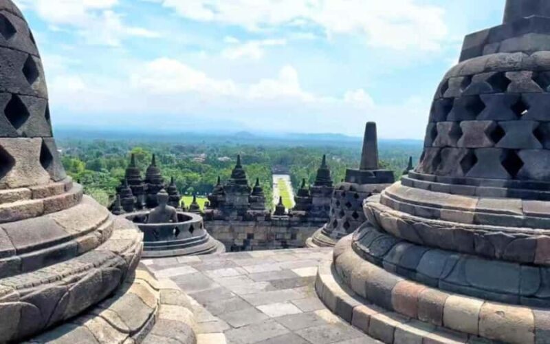 Yogyakarta: Borobudur Temple Guided Tour - Value and Who It’s For