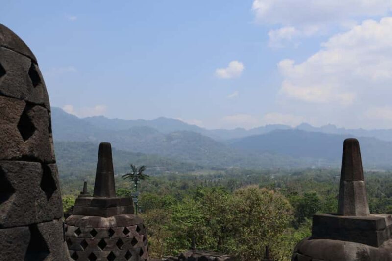 Yogyakarta: Borobudur Temple Half Day Tour With Climb Up - The Itinerary in Detail