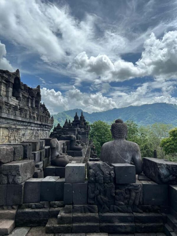 Yogyakarta : Borobudur temple + Prambanan temple tour - Deep Dive into the Temples
