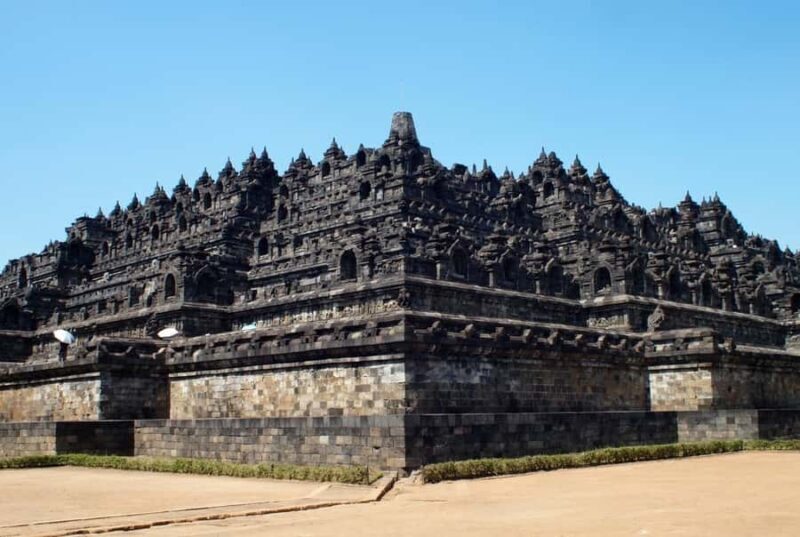 Yogyakarta: Breakfast at Borobudur & Prambanan Private Tour - Experiencing the Dawn at Dagi Hill