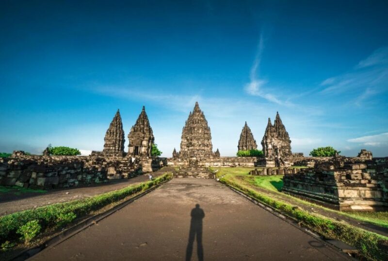 Yogyakarta: Breakfast at Borobudur & Prambanan Private Tour - Practical Aspects of the Tour