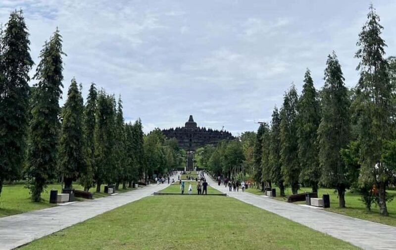 Yogyakarta: Breakfast at Borobudur & Prambanan Private Tour - Who Should Consider This Tour?