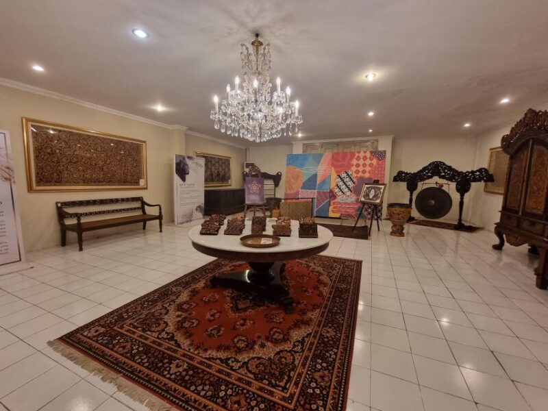 Yogyakarta: Candi Cetho, Sukuh, and Solo City Tour - FAQ