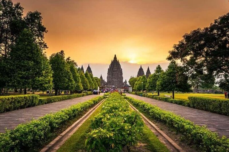 Yogyakarta City Tour; Kraton, Water Castle, Prambanan Sunset - The Sum Up