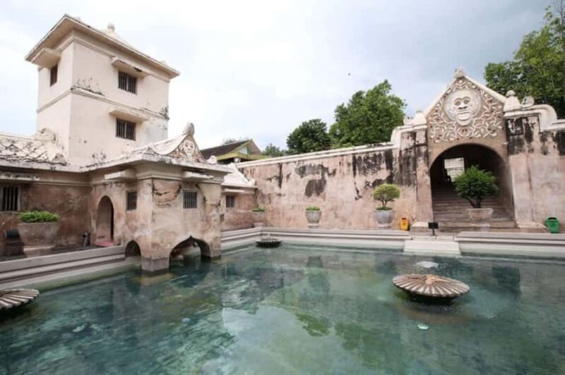 Yogyakarta City Tour; Kraton, Water Castle, Prambanan Sunset - FAQ