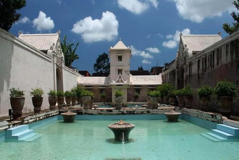 YOGYAKARTA CITY TOUR,SULTAN PALACE,WATER CASTLE AND CRAFTS. - An Overview of the Itinerary and Its Significance