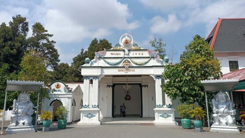 YOGYAKARTA : EXPLORE THE CULTURAL AND NATURE - Who Will Love This Tour?