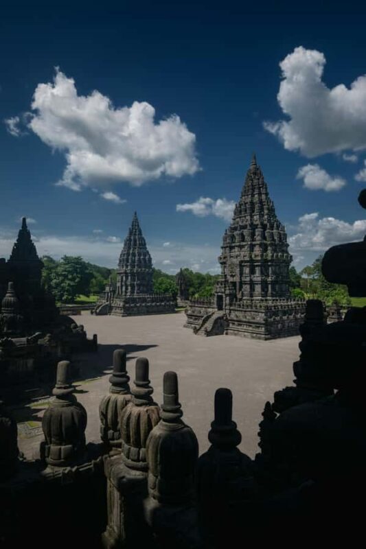 Yogyakarta : family tour to Borobudur + Prambanan + Guide - Transport & Practical Details