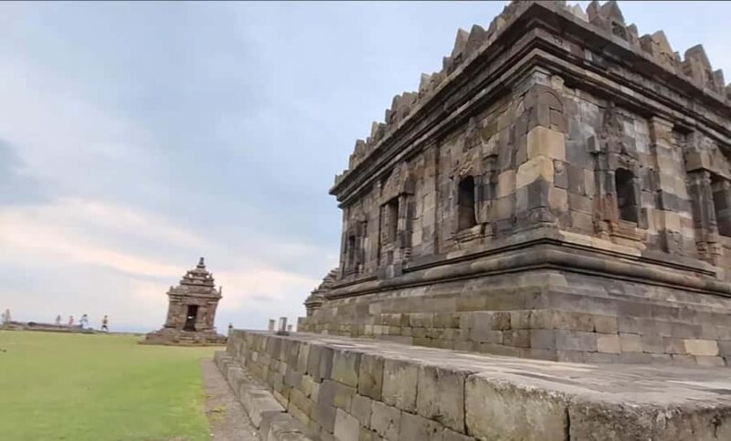 Yogyakarta: Ijo Temple Sunrise and Breakfast Tour - Introduction