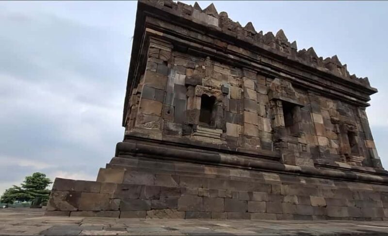 Yogyakarta: Ijo Temple Sunrise and Breakfast Tour - Who Will Love This Tour?