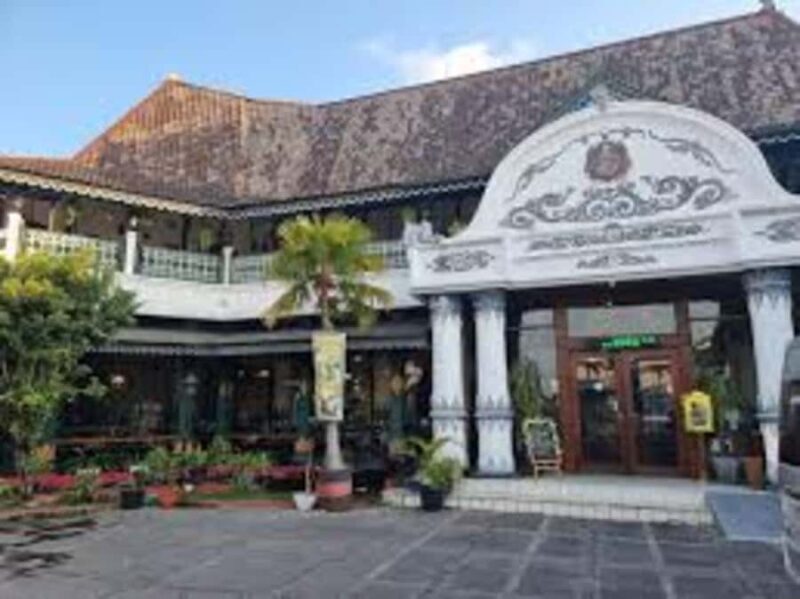 Yogyakarta: Inclusive Heritage Cultural tour - Analyzing the Value