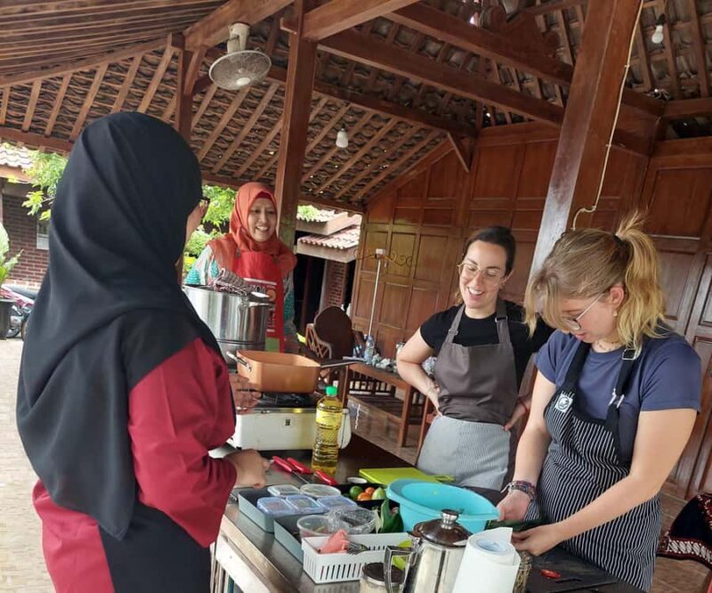 Yogyakarta: Javanese Cooking Class & Market Tour - FAQ
