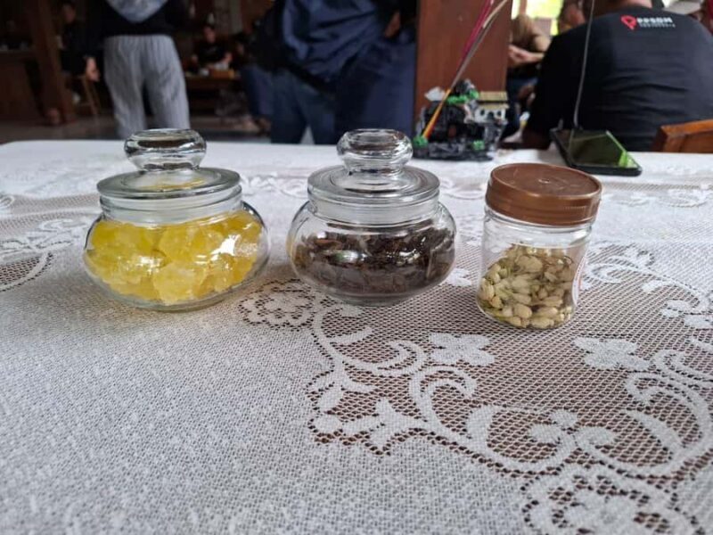 Yogyakarta: Javanese Tea Ceremony in Patehan Noble Residence - The History and Philosophy of Javanese Tea