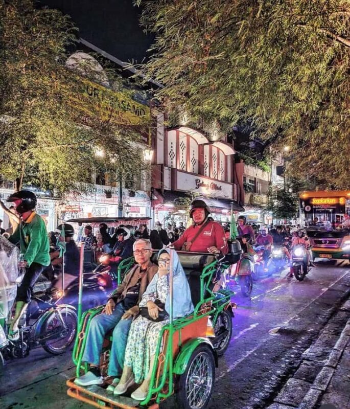 Yogyakarta: Malioboro Street Night Tour with Food Tasting - FAQ