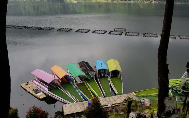 Yogyakarta: Menjer Lake Bamboo Boat Tour with Lunch - Cultural and Educational Insights