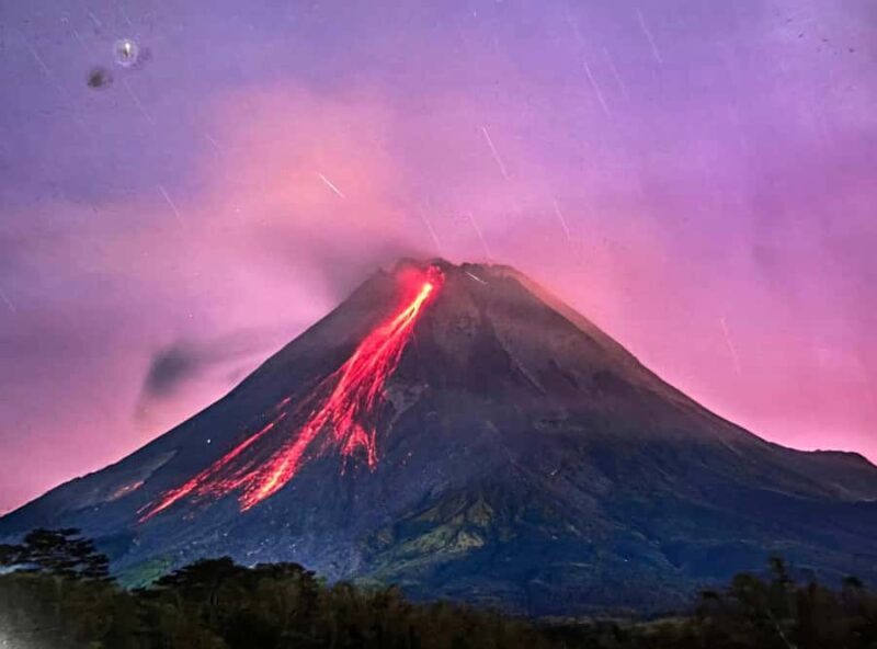 Yogyakarta: Merapi Volcano Night Trip with Lava & Star View - An Authentic Night at Mount Merapi: What Travelers Can Expect