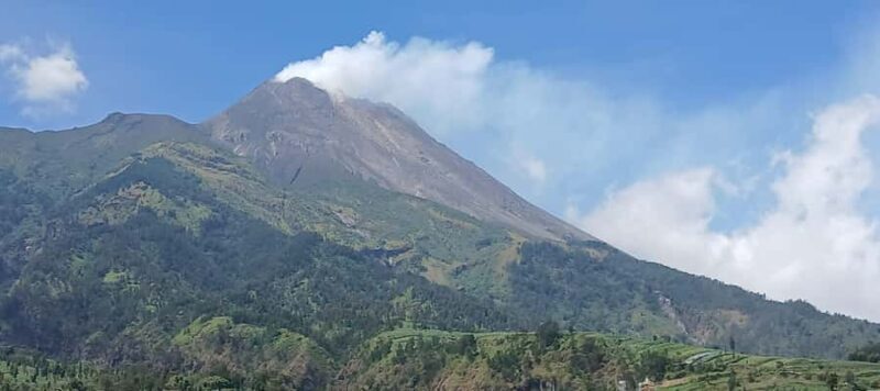 Yogyakarta: Motorcycle Rental with Guide and Temple Tour - Visiting Borobudur: The Worlds Largest Buddhist Temple