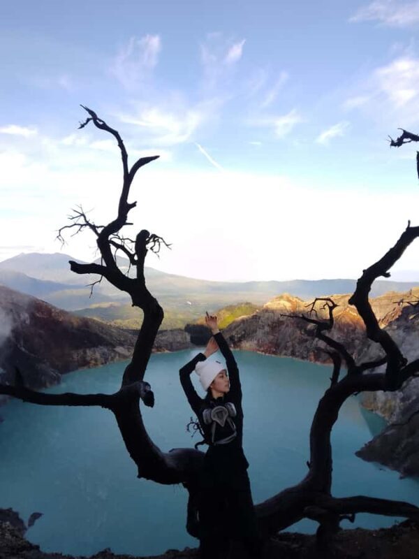 Yogyakarta: Mount Bromo Ijen with Train & Bali drop-off - Day 3: The Blue Fire and Ijen Volcano