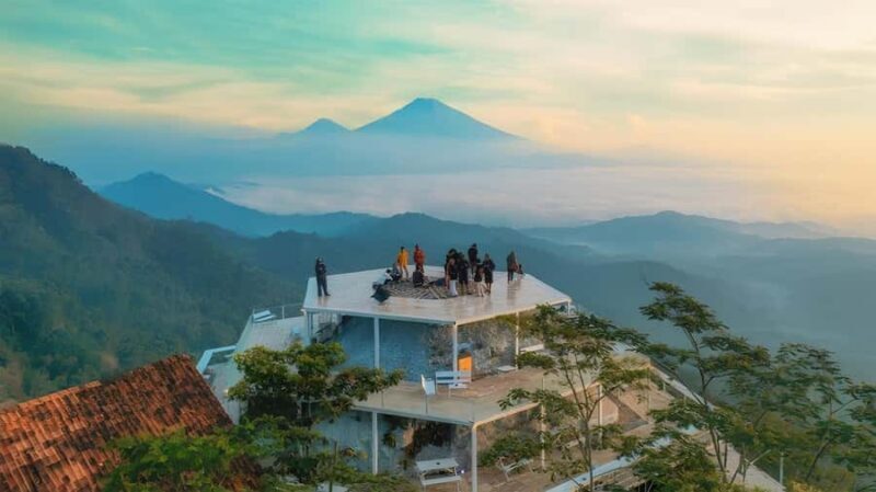 Yogyakarta: Nglinggo, Borobudur & Chicken Church Day Tour - Key Points