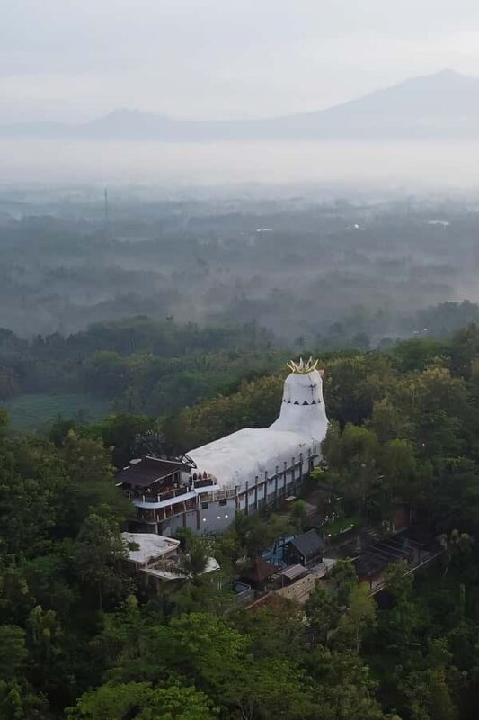 Yogyakarta: Nglinggo, Borobudur & Chicken Church Day Tour - FAQ