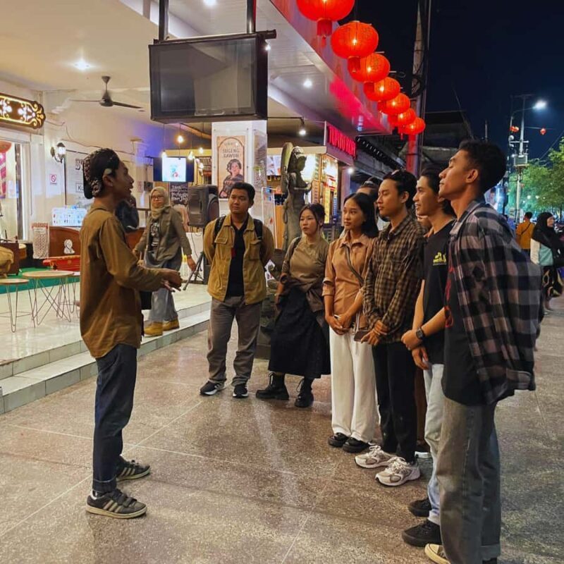 Yogyakarta: Night Walking & Street Food Tour - Authenticity and Reviews: What Travelers Say