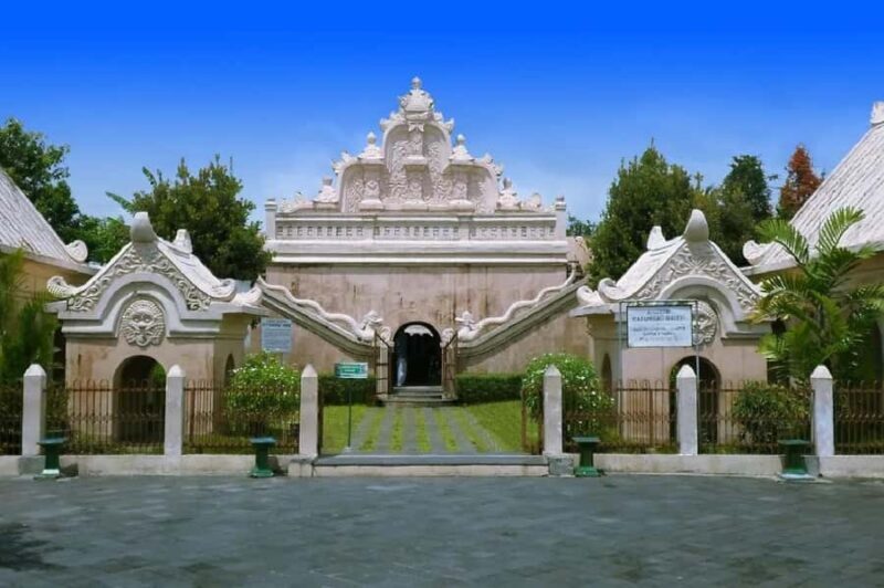 Yogyakarta: Palace, Taman Sari, Waterfall, and Pine Forest - Authentic Experiences and Guest Impressions