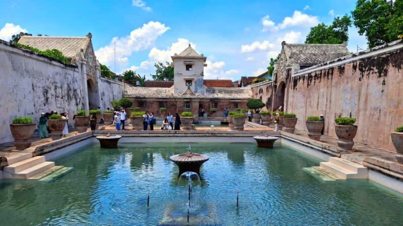 Yogyakarta: Palace & Tamansari with unique transportation - Key Points