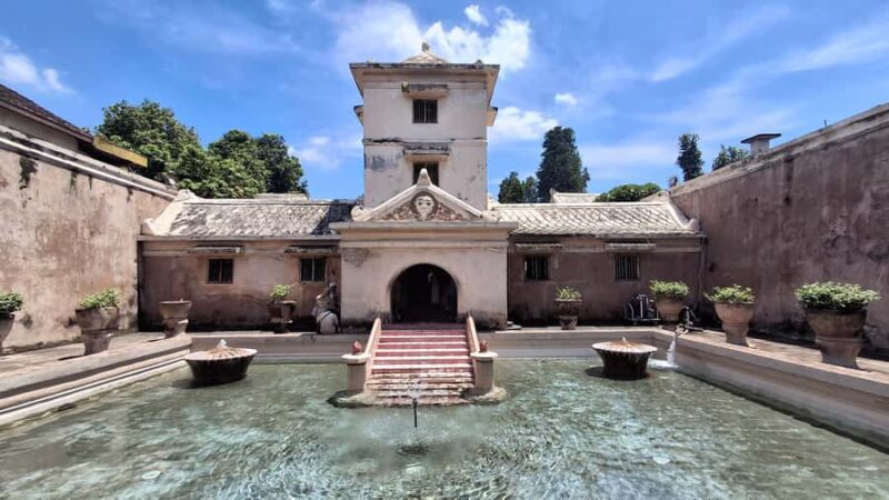 Yogyakarta: Palace & Tamansari with unique transportation - An In-Depth Look at the Experience