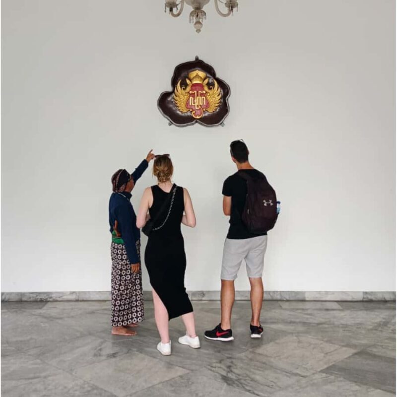 Yogyakarta Palace Tour with Multilingual Guide & Watercastle - What to Expect from the Tour