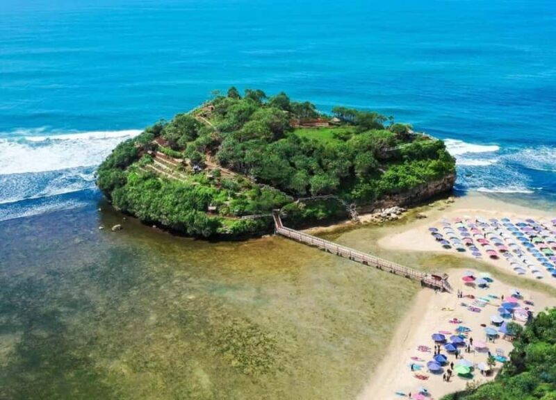 Yogyakarta: Pindul Cave, River Tubing & Drini Beach Tour - Practical Tips for Participants