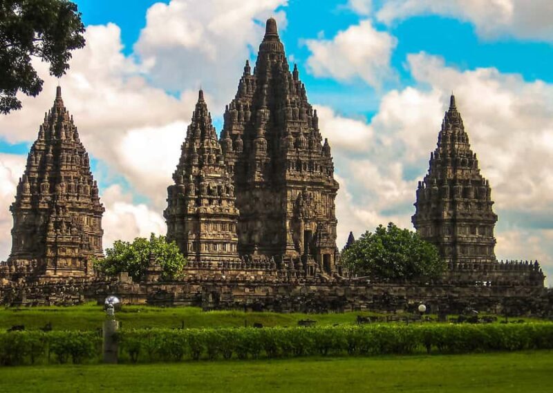 Yogyakarta: Prambanan, borobudur climb up temple & Ramayana - A Day in Yogyakarta: What to Expect