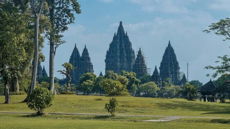 Yogyakarta : Prambanan early morning guided tour - Why This Tour Stands Out