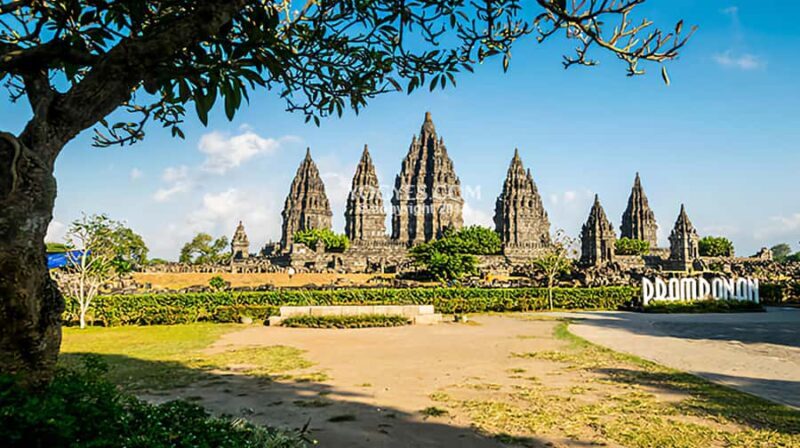 Yogyakarta: Prambanan guided sunset tour - An In-Depth Look at the Sunset Tour Experience