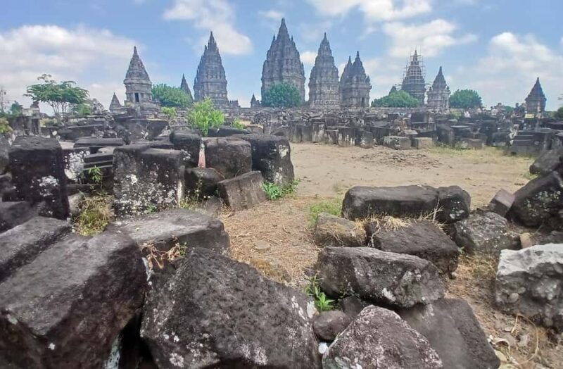 Yogyakarta: Prambanan Temple Guided Tour with Pickup - The Tour Experience in Detail
