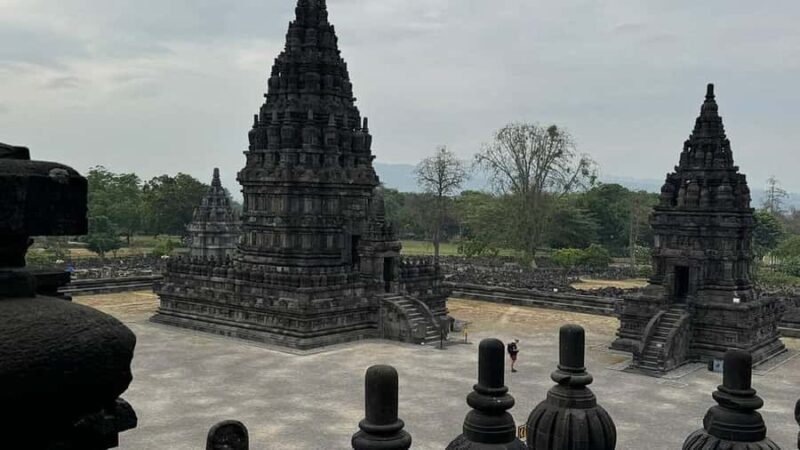 Yogyakarta: Prambanan Temple, Kota Gede & Beach Tour - Key Points