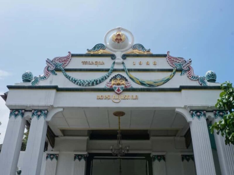 Yogyakarta: Private Royal Palace and Heritage Tour - Key Points