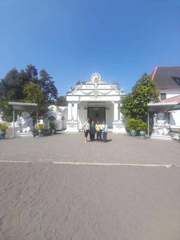Yogyakarta: Royal Palace, Timang Beach, & Sunset Tour - Key Points