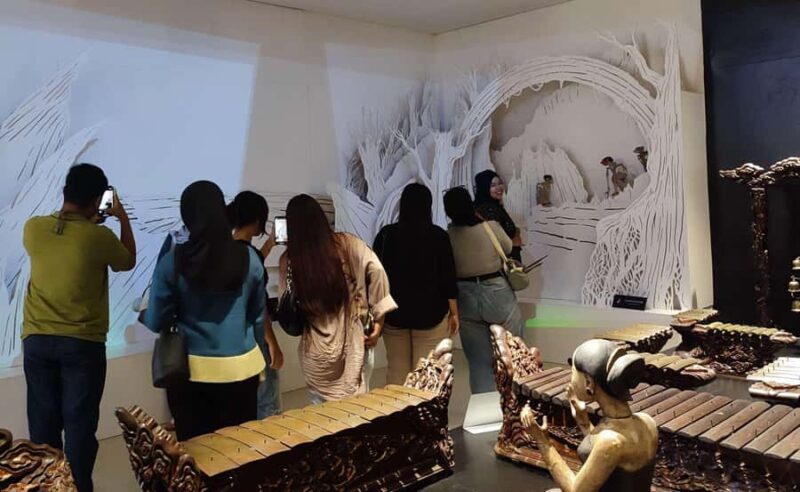 Yogyakarta: Sonobudoyo Museum After lunch Tour with Cinema - FAQ