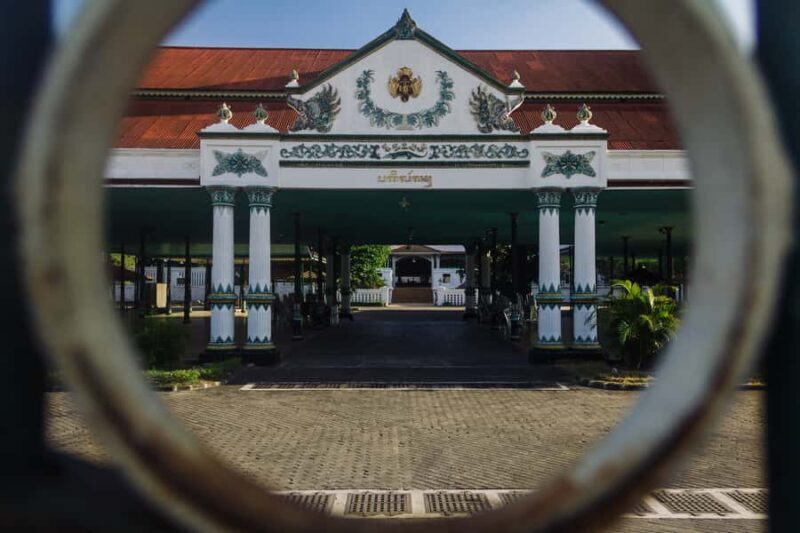 Yogyakarta: Sultan Palace & Water Castle Day Tour - An Introduction to the Tour