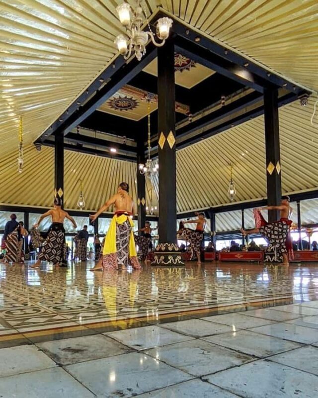 Yogyakarta: Sultan Palace, Water Castle & Mount Merapi Tour - Exploring Yogyakarta: Sultan Palace, Water Castle & Mount Merapi Tour